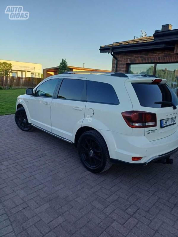 White Dodge Journey 2018 in Siauliai, with an engine capacity of 3.60 L and mileage of 161 thousand km for 11800 €, photo 6 on AUTOMOTO.COM.LV