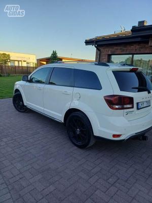 White Dodge Journey 2018 in Siauliai, with an engine capacity of 3.60 L and mileage of 161 thousand km for 11800 €, photo 7 on AUTOMOTO.COM.LV