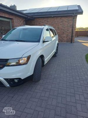 White Dodge Journey 2018 in Siauliai, with an engine capacity of 3.60 L and mileage of 161 thousand km for 11800 €, photo 10 on AUTOMOTO.COM.LV