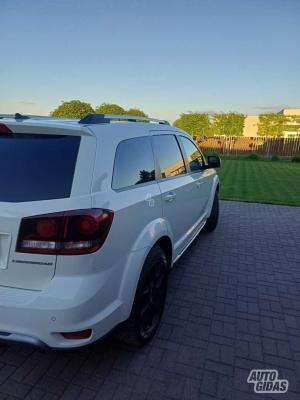 White Dodge Journey 2018 in Siauliai, with an engine capacity of 3.60 L and mileage of 161 thousand km for 11800 €, photo 11 on AUTOMOTO.COM.LV
