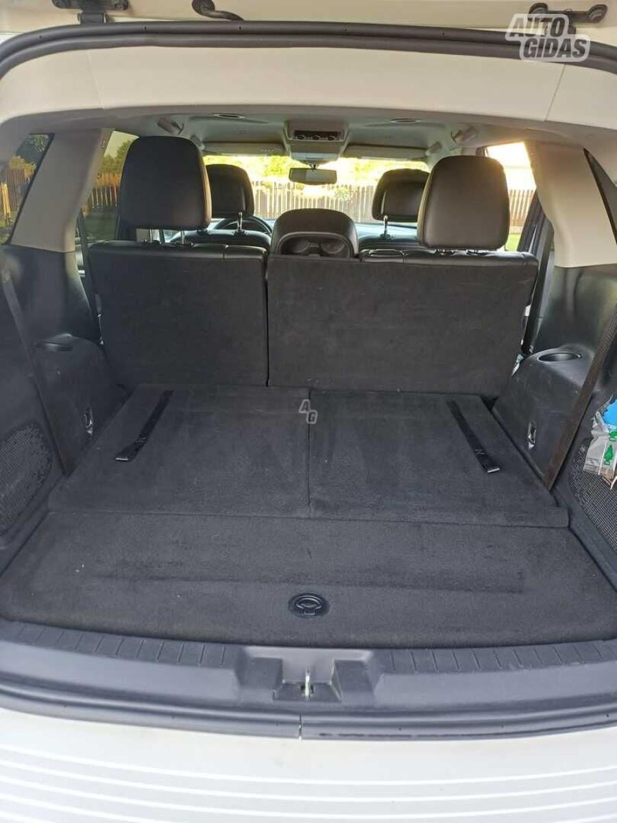 White Dodge Journey 2018 in Siauliai, with an engine capacity of 3.60 L and mileage of 161 thousand km for 11800 €, photo 6 on AUTOMOTO.COM.LV