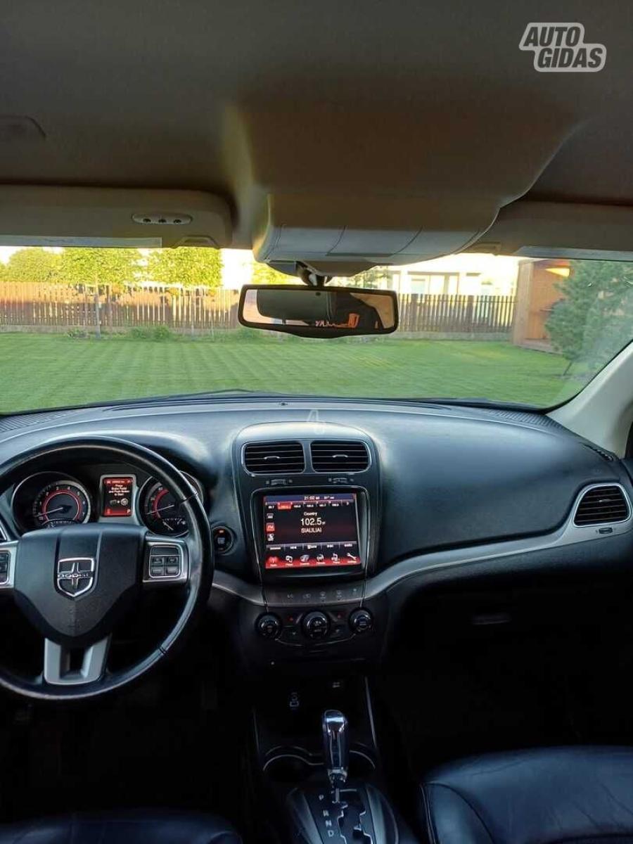 White Dodge Journey 2018 in Siauliai, with an engine capacity of 3.60 L and mileage of 161 thousand km for 11800 €, photo 14 on AUTOMOTO.COM.LV
