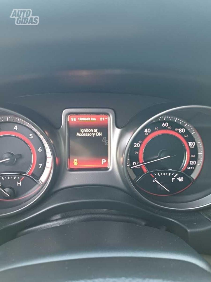 White Dodge Journey 2018 in Siauliai, with an engine capacity of 3.60 L and mileage of 161 thousand km for 11800 €, photo 15 on AUTOMOTO.COM.LV
