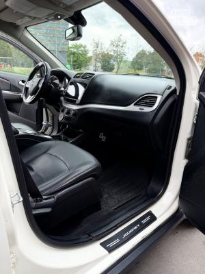 Balts Dodge Journey 2018 Šauļi, ar dzinēja tilpumu 3.60 L un nobraukumu 255 tūkst. km par 10500 €, foto 19 vietnē AUTOMOTO.COM.LV