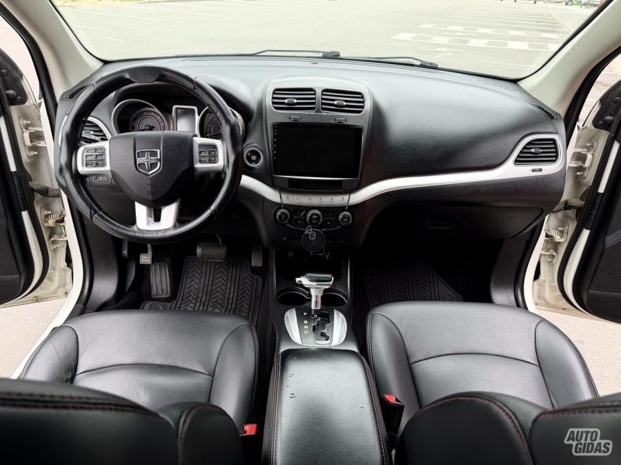 Balts Dodge Journey 2018 Šauļi, ar dzinēja tilpumu 3.60 L un nobraukumu 255 tūkst. km par 10500 €, foto 24 vietnē AUTOMOTO.COM.LV