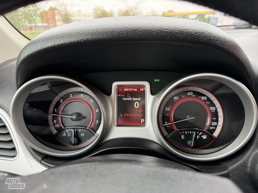 Balts Dodge Journey 2018 Šauļi, ar dzinēja tilpumu 3.60 L un nobraukumu 255 tūkst. km par 10500 €, foto 27 vietnē AUTOMOTO.COM.LV