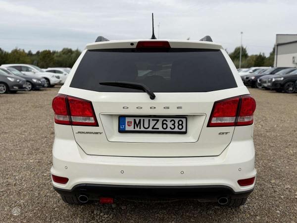 White Dodge Journey 2018 in Siauliai, with an engine capacity of 3.60 L and mileage of 256 thousand km for 10000 €, photo 7 on AUTOMOTO.COM.LV
