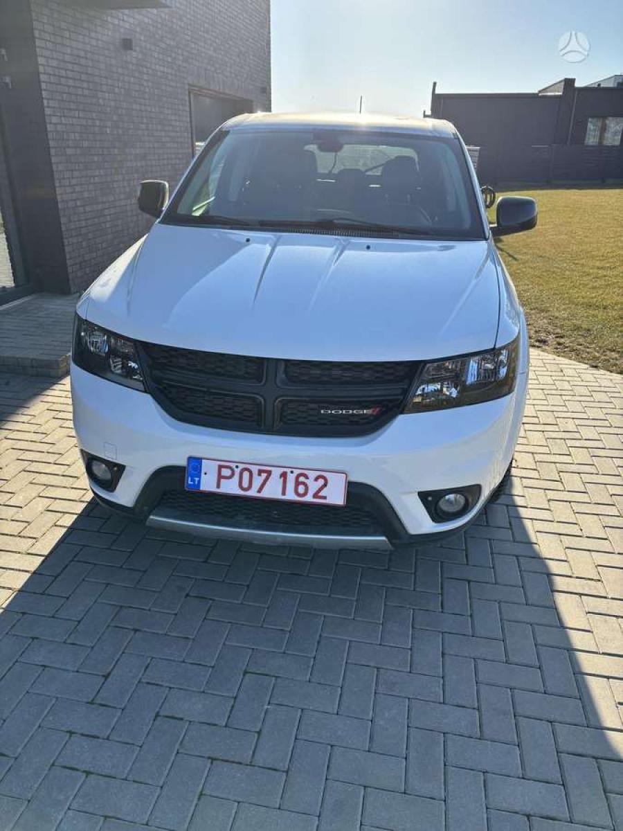 White Dodge Journey 2019 in Klaipeda, with an engine capacity of 3.60 L and mileage of 140 thousand km for 9990 €, photo 1 on AUTOMOTO.COM.LV