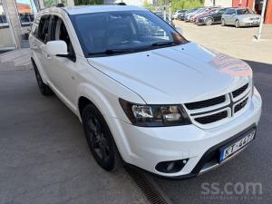 White Dodge Journey 2015 in Riga, with an engine capacity of 2.40 L and mileage of 238 thousand km for 3990 €, photo 3 on AUTOMOTO.COM.LV