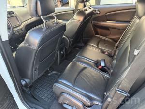 White Dodge Journey 2015 in Riga, with an engine capacity of 2.40 L and mileage of 238 thousand km for 3990 €, photo 7 on AUTOMOTO.COM.LV