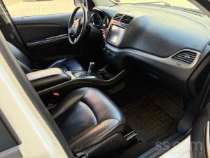 White Dodge Journey 2015 in Riga, with an engine capacity of 2.40 L and mileage of 238 thousand km for 3990 €, photo 8 on AUTOMOTO.COM.LV
