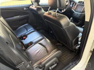 White Dodge Journey 2015 in Riga, with an engine capacity of 2.40 L and mileage of 238 thousand km for 3990 €, photo 9 on AUTOMOTO.COM.LV