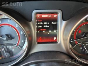 White Dodge Journey 2015 in Riga, with an engine capacity of 2.40 L and mileage of 238 thousand km for 3990 €, photo 12 on AUTOMOTO.COM.LV