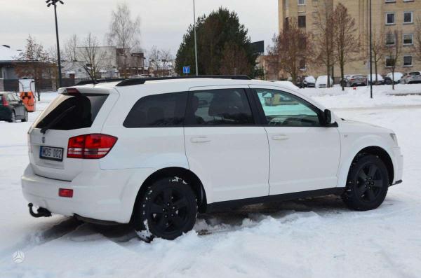 Balts Dodge Journey 2008 Šauļi, ar dzinēja tilpumu 2.00 L un nobraukumu 263 tūkst. km par 3200 €, foto 10 vietnē AUTOMOTO.COM.LV