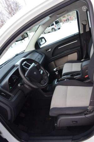 Balts Dodge Journey 2008 Šauļi, ar dzinēja tilpumu 2.00 L un nobraukumu 263 tūkst. km par 3200 €, foto 17 vietnē AUTOMOTO.COM.LV