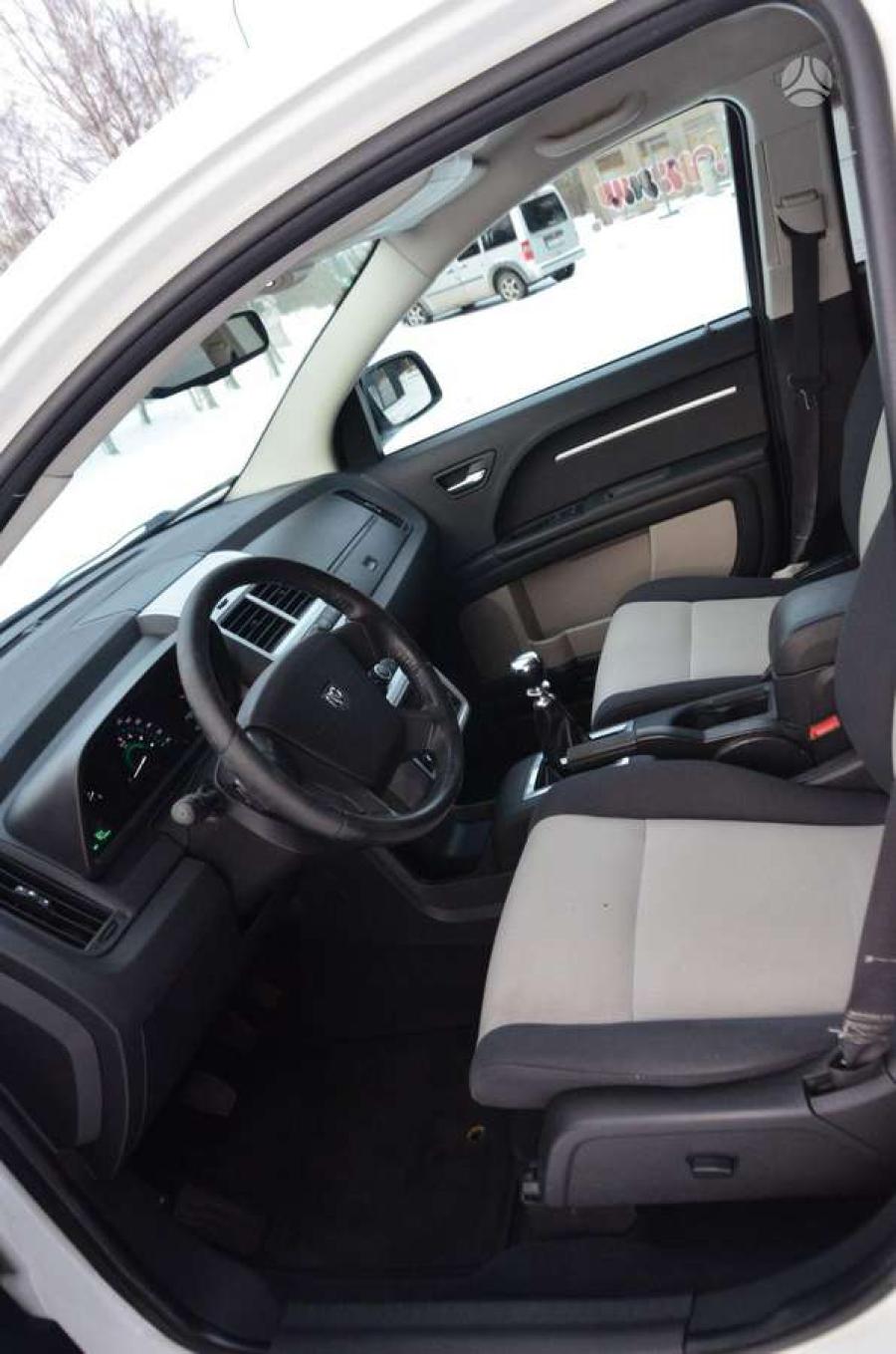Balts Dodge Journey 2008 Šauļi, ar dzinēja tilpumu 2.00 L un nobraukumu 263 tūkst. km par 3200 €, foto 17 vietnē AUTOMOTO.COM.LV