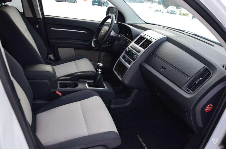 Balts Dodge Journey 2008 Šauļi, ar dzinēja tilpumu 2.00 L un nobraukumu 263 tūkst. km par 3200 €, foto 21 vietnē AUTOMOTO.COM.LV