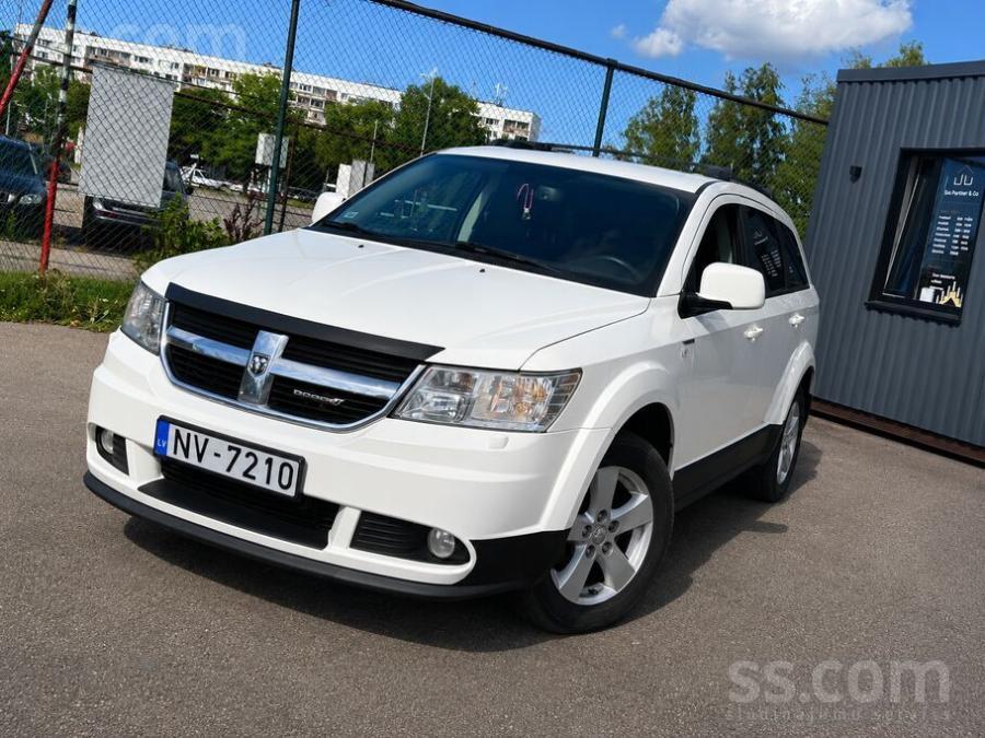 Balts Dodge Journey 2010 Rīga, ar dzinēja tilpumu 2.70 L un nobraukumu 240 tūkst. km par 2890 €, foto 1 vietnē AUTOMOTO.COM.LV