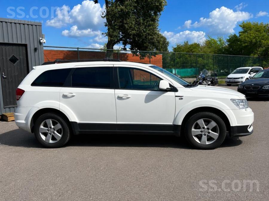 Balts Dodge Journey 2010 Rīga, ar dzinēja tilpumu 2.70 L un nobraukumu 240 tūkst. km par 2890 €, foto 5 vietnē AUTOMOTO.COM.LV