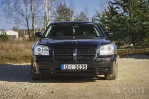 Black Dodge Magnum 2008 in Riga, with an engine capacity of 2.70 L and mileage of 230 thousand km for 4990 €, photo 2 on AUTOMOTO.COM.LV