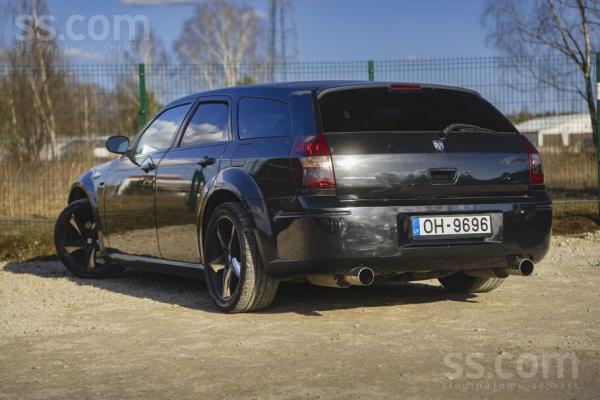 Black Dodge Magnum 2008 in Riga, with an engine capacity of 2.70 L and mileage of 230 thousand km for 4990 €, photo 4 on AUTOMOTO.COM.LV