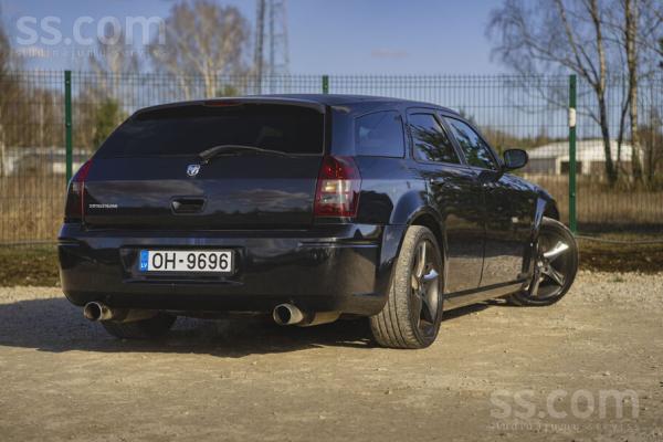Black Dodge Magnum 2008 in Riga, with an engine capacity of 2.70 L and mileage of 230 thousand km for 4990 €, photo 6 on AUTOMOTO.COM.LV