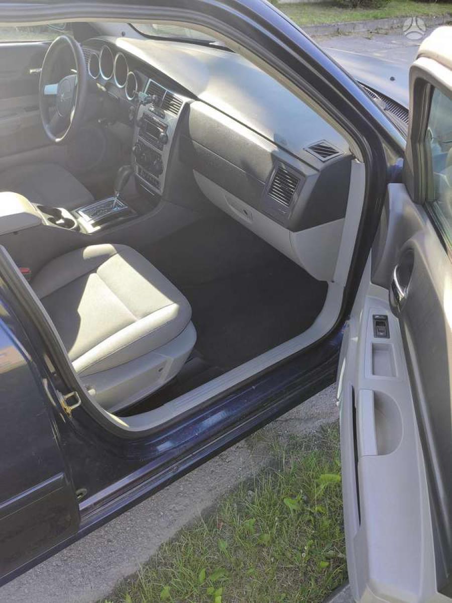 Blue Dodge Magnum 2005 in Kaunas, with an engine capacity of 2.74 L and mileage of 202 thousand km for 2999 €, photo 13 on AUTOMOTO.COM.LV