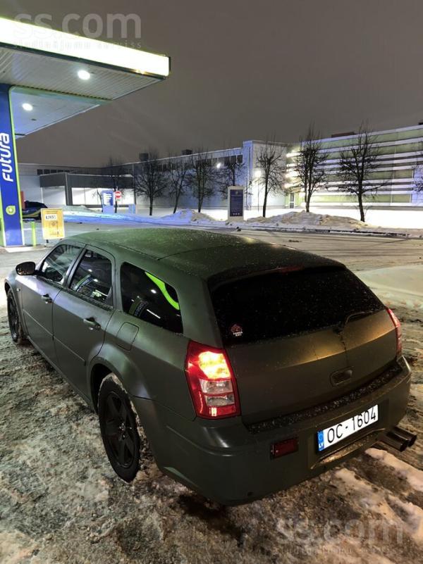 Green Dodge Magnum 2004 in Riga, with an engine capacity of 3.50 L and mileage of 163 thousand km for 3200 €, photo 2 on AUTOMOTO.COM.LV