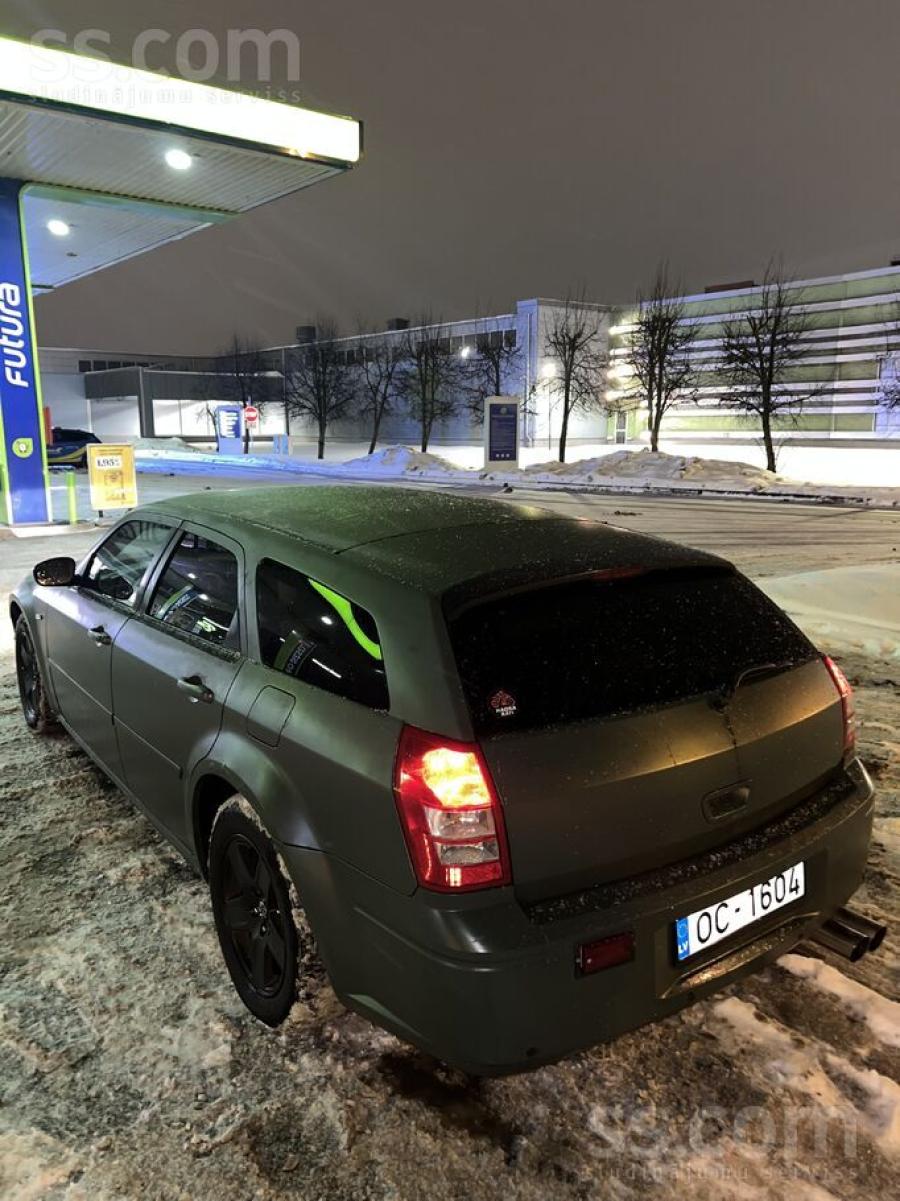 Green Dodge Magnum 2004 in Riga, with an engine capacity of 3.50 L and mileage of 163 thousand km for 3200 €, photo 2 on AUTOMOTO.COM.LV