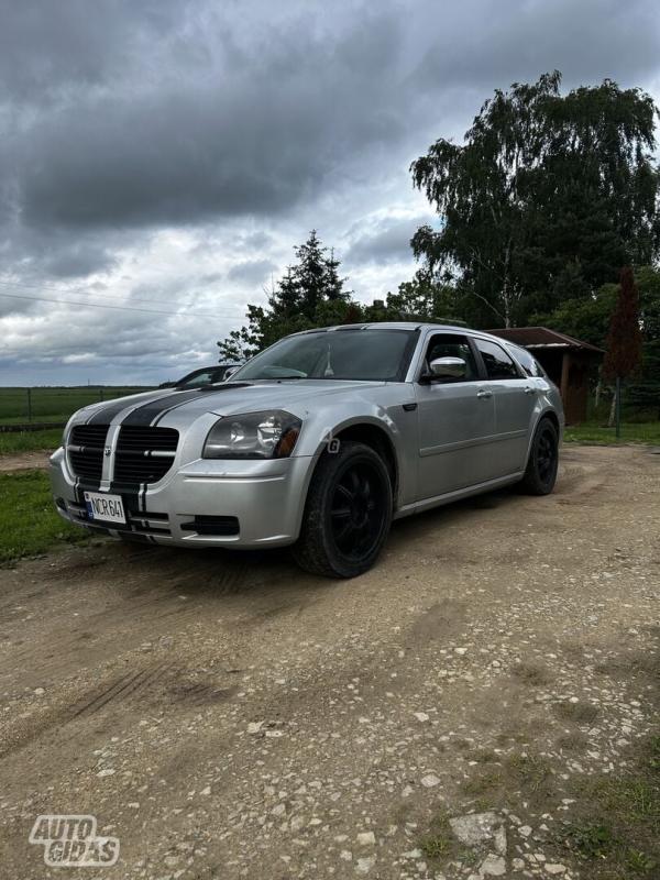 Pelēks Dodge Magnum 2005 Šauļi, ar dzinēja tilpumu 2.70 L un nobraukumu 239 tūkst. km par 1000 €, foto 1 vietnē AUTOMOTO.COM.LV