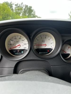 Grey Dodge Magnum 2005 in Siauliai, with an engine capacity of 2.70 L and mileage of 239 thousand km for 1000 €, photo 9 on AUTOMOTO.COM.LV