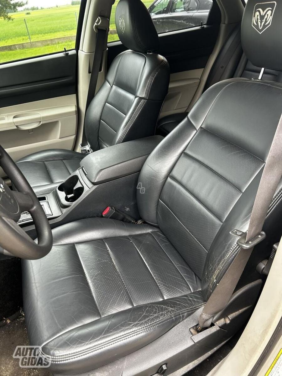 Grey Dodge Magnum 2005 in Siauliai, with an engine capacity of 2.70 L and mileage of 239 thousand km for 1000 €, photo 11 on AUTOMOTO.COM.LV