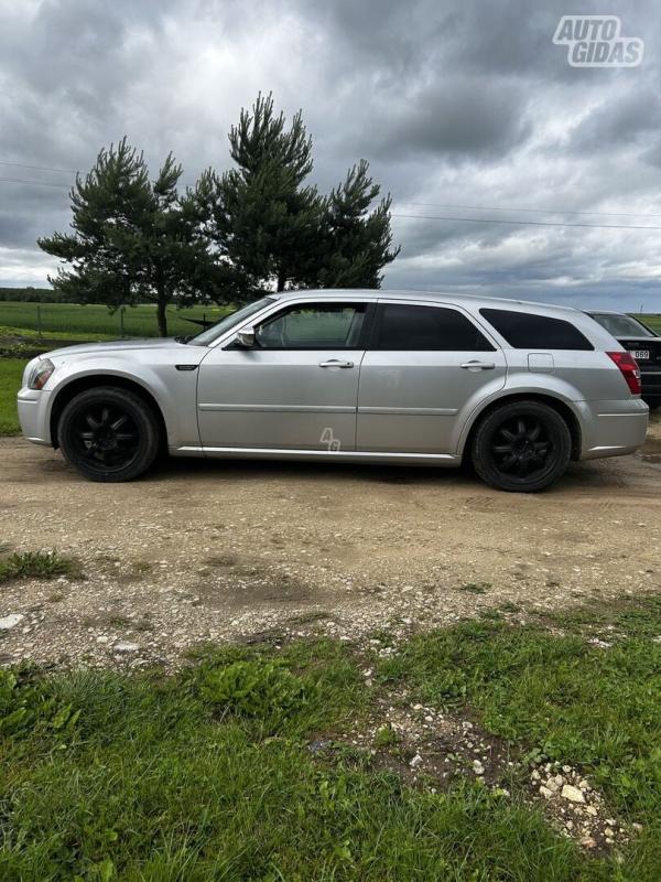 Grey Dodge Magnum 2005 in Siauliai, with an engine capacity of 2.70 L and mileage of 239 thousand km for 1000 €, photo 3 on AUTOMOTO.COM.LV