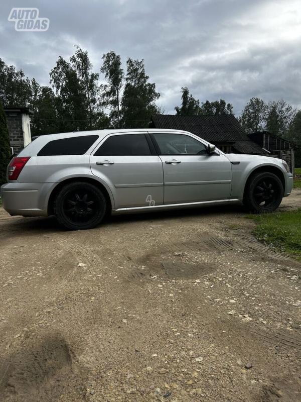 Grey Dodge Magnum 2005 in Siauliai, with an engine capacity of 2.70 L and mileage of 239 thousand km for 1000 €, photo 6 on AUTOMOTO.COM.LV