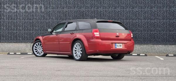 Sarkans Dodge Magnum 2005 Tallina, ar dzinēja tilpumu 3.50 L un nobraukumu 265 tūkst. km par 2900 €, foto 2 vietnē AUTOMOTO.COM.LV