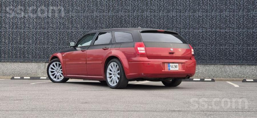 Red Dodge Magnum 2005 in Tallinn, with an engine capacity of 3.50 L and mileage of 265 thousand km for 2900 €, photo 2 on AUTOMOTO.COM.LV