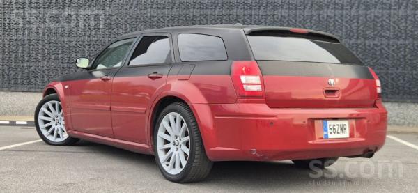 Sarkans Dodge Magnum 2005 Tallina, ar dzinēja tilpumu 3.50 L un nobraukumu 265 tūkst. km par 2900 €, foto 9 vietnē AUTOMOTO.COM.LV