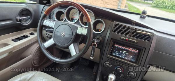 Dodge Magnum 2005 in Tallinn, with an engine capacity of 3.50 L and mileage of 256 thousand km for 2999 €, photo 7 on AUTOMOTO.COM.LV
