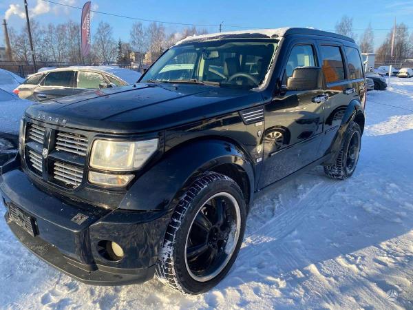 Black Dodge Nitro 2007 in Panevezys, with an engine capacity of 2.80 L and mileage of 220 thousand km for 4600 €, photo 2 on AUTOMOTO.COM.LV