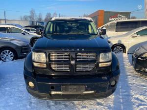 Black Dodge Nitro 2007 in Panevezys, with an engine capacity of 2.80 L and mileage of 220 thousand km for 4600 €, photo 3 on AUTOMOTO.COM.LV