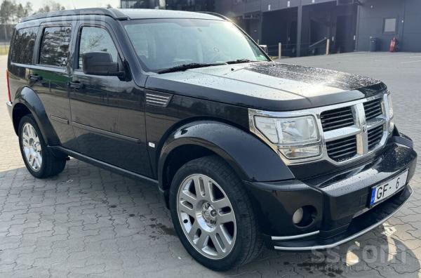 Black Dodge Nitro 2007 in Riga, with an engine capacity of 2.80 L and mileage of 315 thousand km for 3750 €, photo 1 on AUTOMOTO.COM.LV