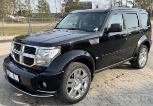 Black Dodge Nitro 2007 in Riga, with an engine capacity of 2.80 L and mileage of 315 thousand km for 3750 €, photo 2 on AUTOMOTO.COM.LV