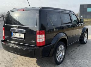 Black Dodge Nitro 2007 in Riga, with an engine capacity of 2.80 L and mileage of 315 thousand km for 3750 €, photo 3 on AUTOMOTO.COM.LV