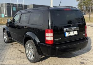 Black Dodge Nitro 2007 in Riga, with an engine capacity of 2.80 L and mileage of 315 thousand km for 3750 €, photo 4 on AUTOMOTO.COM.LV