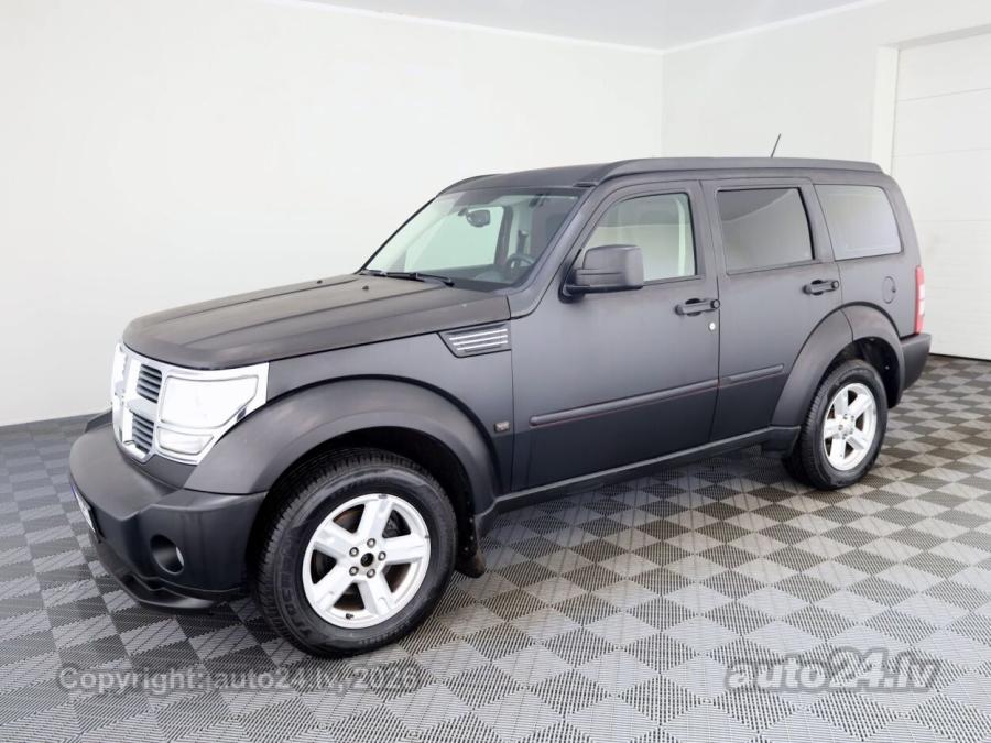 Black Dodge Nitro 2007 in Tallinn, with an engine capacity of 2.80 L and mileage of 205 thousand km for 1699 €, photo 2 on AUTOMOTO.COM.LV