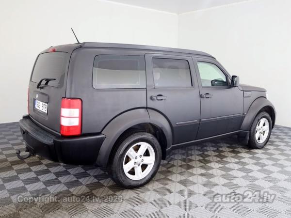Black Dodge Nitro 2007 in Tallinn, with an engine capacity of 2.80 L and mileage of 205 thousand km for 1699 €, photo 3 on AUTOMOTO.COM.LV