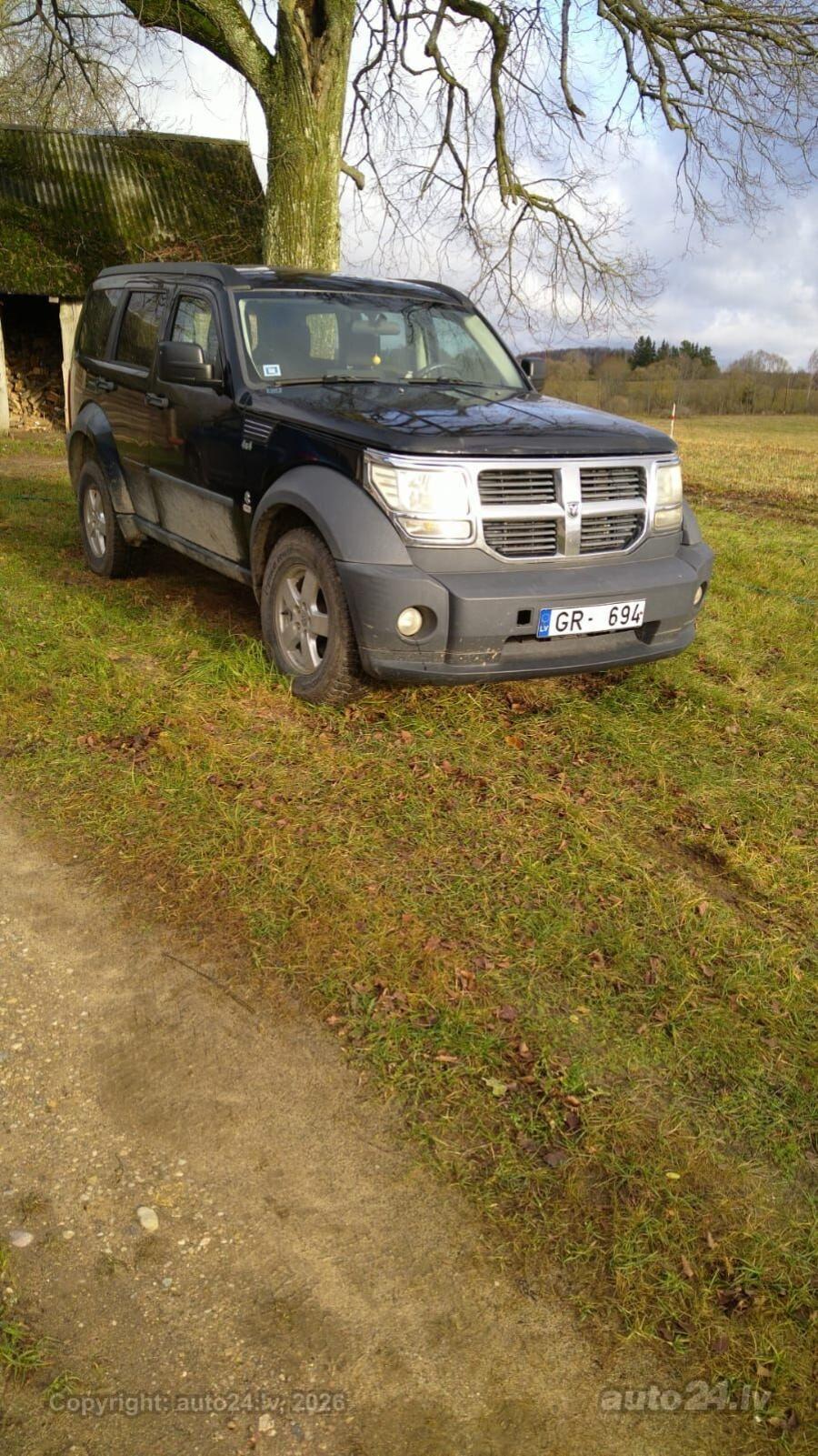 Black Dodge Nitro 2007 in Kraslava, with an engine capacity of 2.78 L and mileage of 365 thousand km for 1500 €, photo 6 on AUTOMOTO.COM.LV