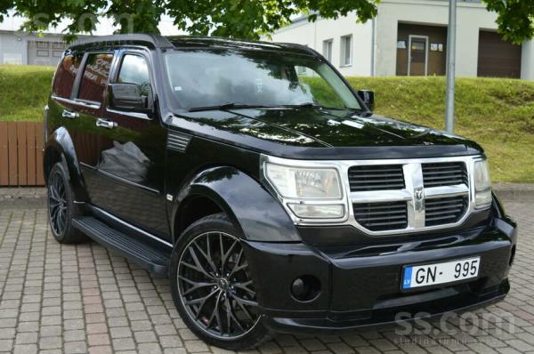 Black Dodge Nitro 2007 in Dobele, with an engine capacity of 2.80 L and mileage of 390 thousand km for 3800 €, photo 1 on AUTOMOTO.COM.LV