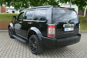 Black Dodge Nitro 2007 in Dobele, with an engine capacity of 2.80 L and mileage of 390 thousand km for 3800 €, photo 4 on AUTOMOTO.COM.LV