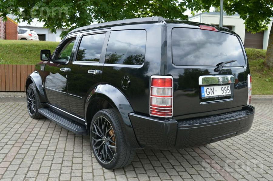 Black Dodge Nitro 2007 in Dobele, with an engine capacity of 2.80 L and mileage of 390 thousand km for 3800 €, photo 4 on AUTOMOTO.COM.LV